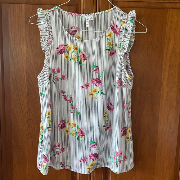 Elle | Tops | Elle White Floral Striped Ruffle Sleeve Blouse | Poshmark